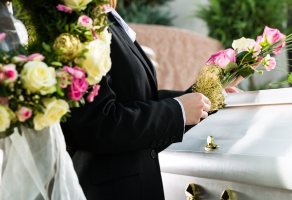 Why You Should Consider a Memorial Service after Cremation