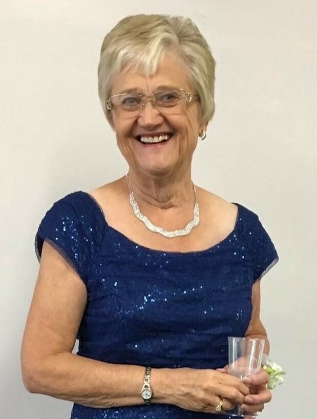 Elaine Julia Helfer - 2021 - Stettler Funeral Home & Crematorium