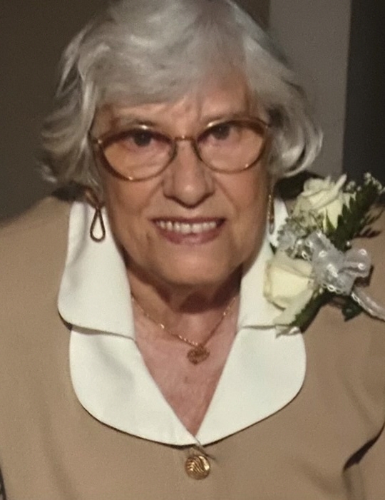 Lisa Baur's Instagram, Twitter & Facebook on IDCrawl