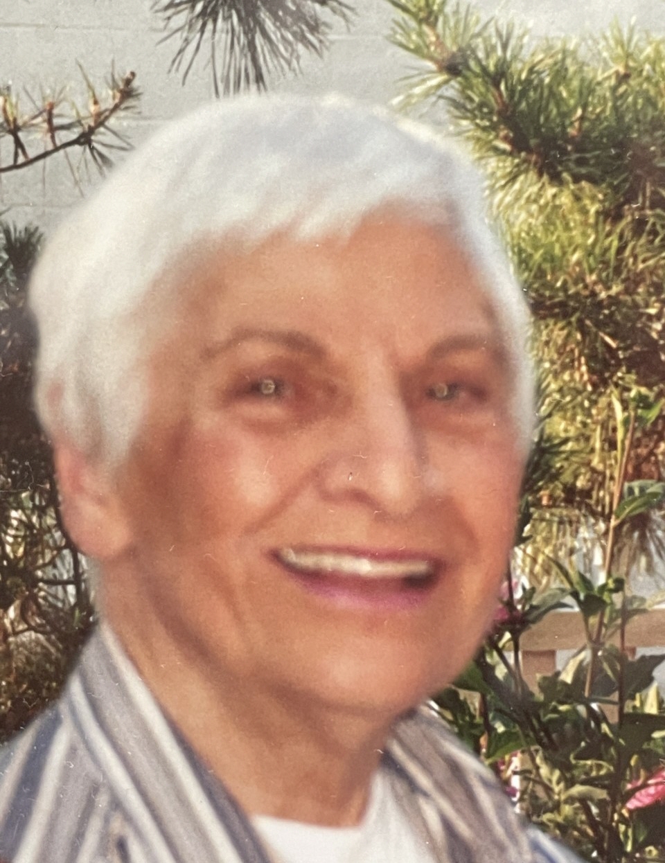 Lolita Carfora - 2022 - Carmona-Bolen Home for Funerals