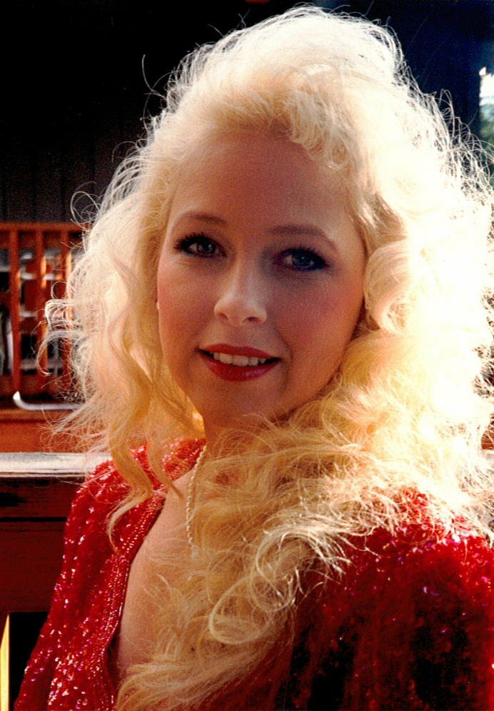 Shanna Renee Smith - 2009 - Falconer Funeral Home