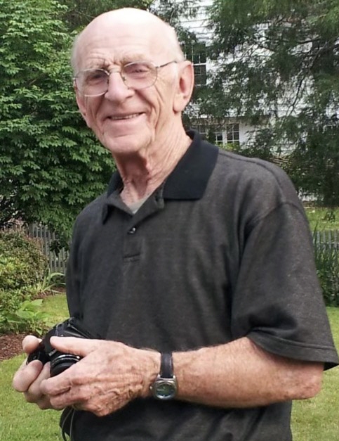 Lyle S. Dayhoff - 2022 - Leavitt Funeral Services and Crematory