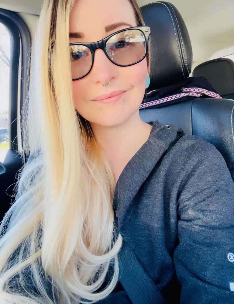 Amanda Kuhns's Instagram, Twitter & Facebook on IDCrawl