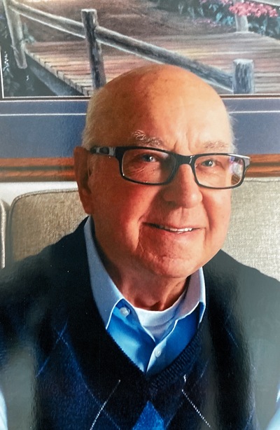 Ronald Cornelius Van Kuiken - 2022 - VanderLaan Funeral Home