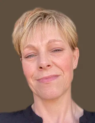 Lisa Maureen Martin 30084451