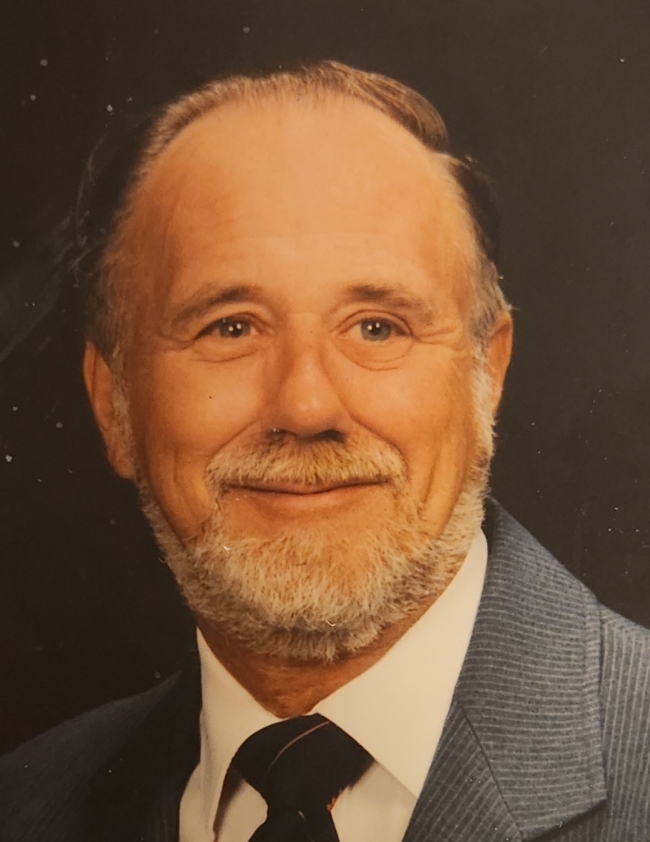 Elmer R. Benson - 2024 - Eernisse Funeral Home