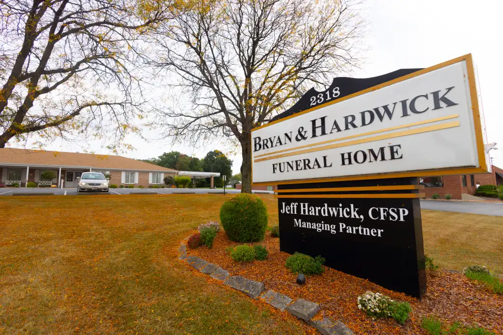 Bryan & Hardwick Funeral Home | Zanesville, OH