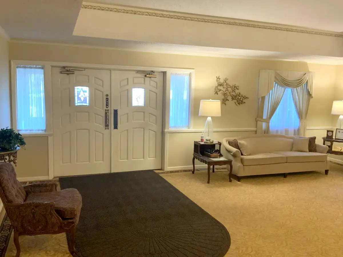 Our Beautiful Funeral Home in Saginaw | Snow Funeral Home