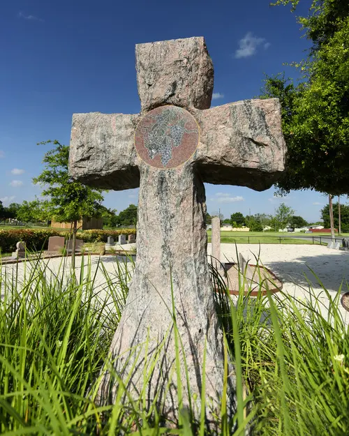 Cemetery Monuments - San Antonio, TX - Castle Ridge Mortuary